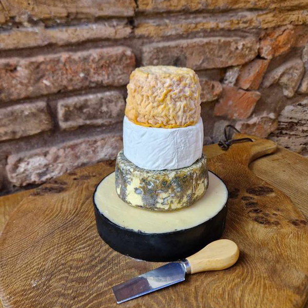 Ronnie Party Cheese Cake, Wonderful British Cheese cake – The Mousetrap ...