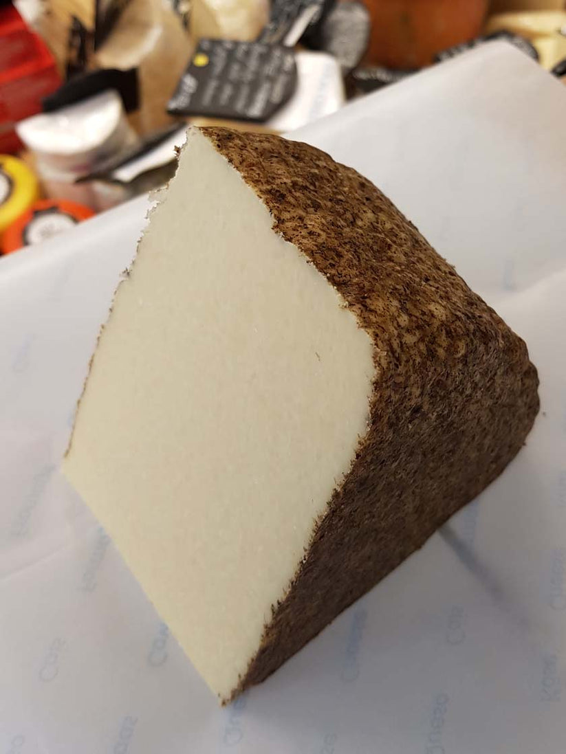 Worcester Hop Cheese, tangy, tasty cheddar in toasted hops – The ...